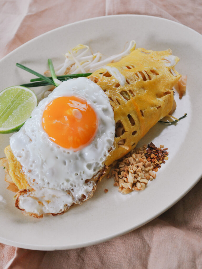 Double egg pad Thai • cammienoodle